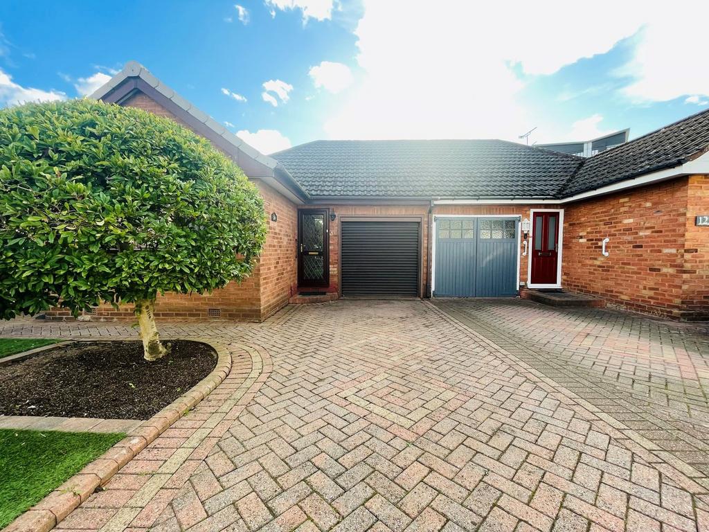 Andrew Road, West Bromwich, B71 3 bed bungalow - £270,000