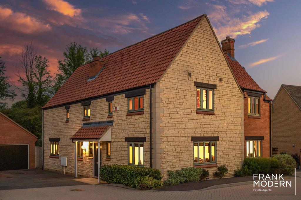 Berrystead, Castor, PE5 4 bed detached house for sale - £700,000