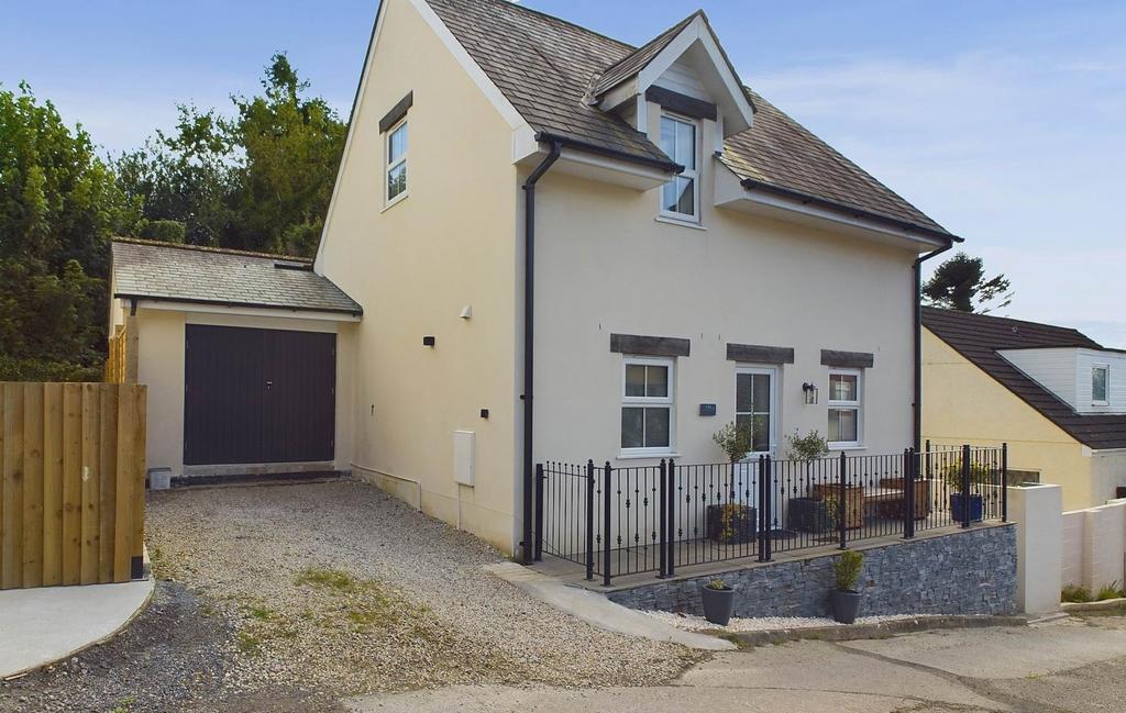 Kelly Bray, Callington 3 bed house - £295,500