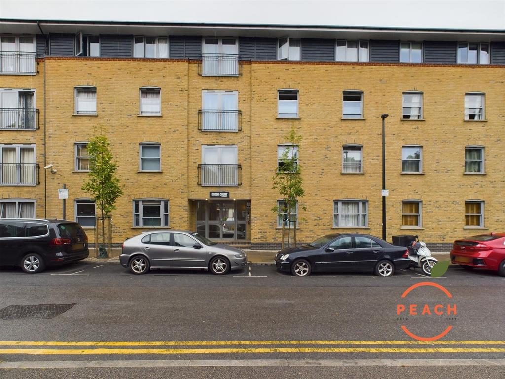 Chicksand Street, London E1 2 bed apartment - £2,200 pcm (£508 pw)