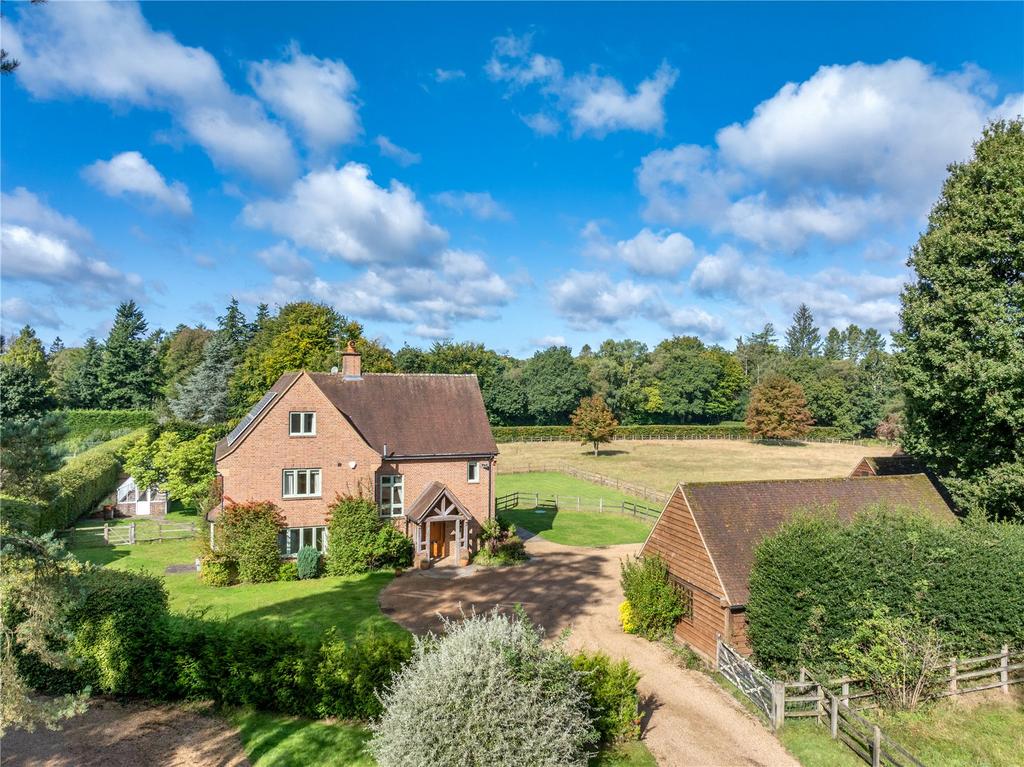 Marley Common, Haslemere, Surrey, GU27 5 bed detached house - £2,500,000