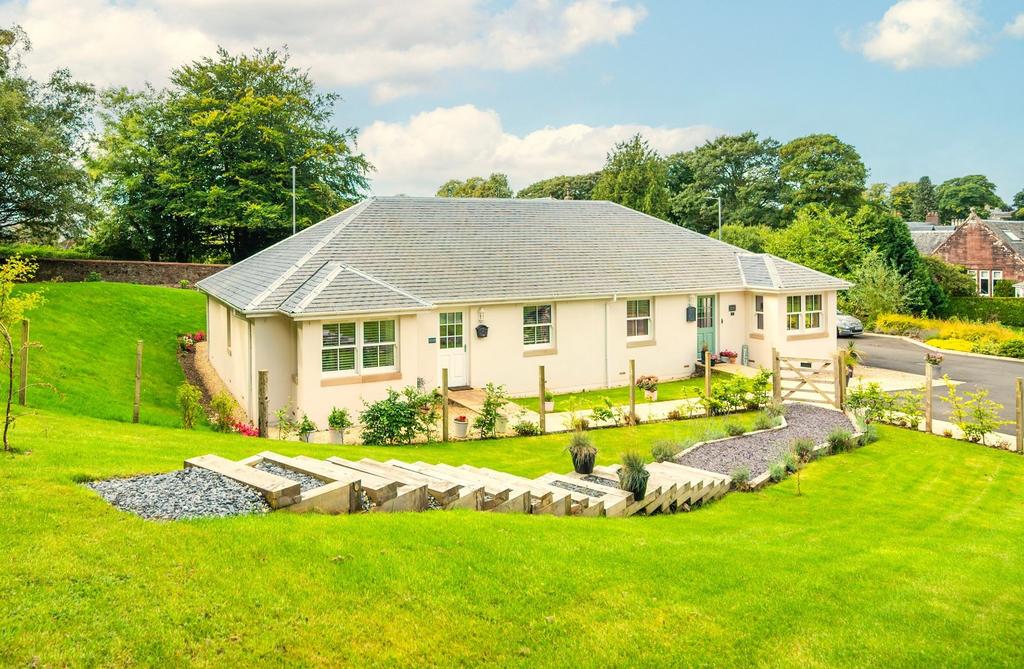 Main Road, Cardross, G82 2 bed detached house - £260,000
