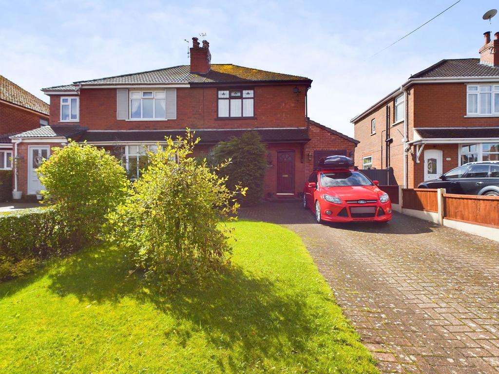 Blaguegate Lane, Lathom, WN8 8TY 3 bed semi-detached house - £259,000