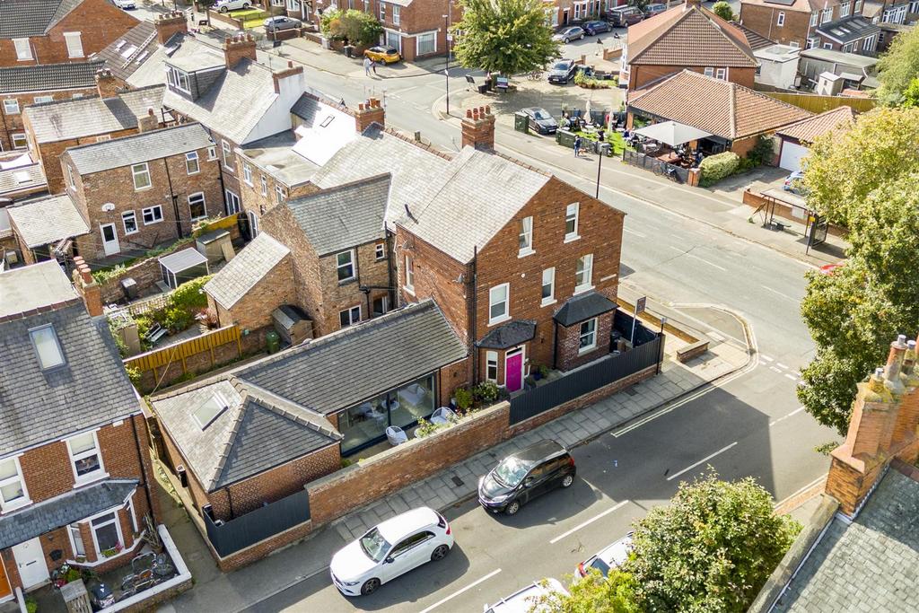 Bishopthorpe Road, York, YO23 4 bed townhouse for sale - £700,000
