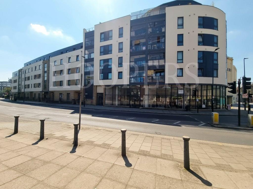 High Road, London, NW10 1 bed apartment - £299,950