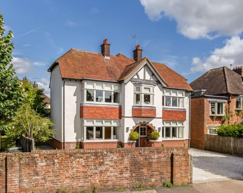 The Avenue, Petersfield, Hampshire, GU31 5 bed detached house - £1,800,000