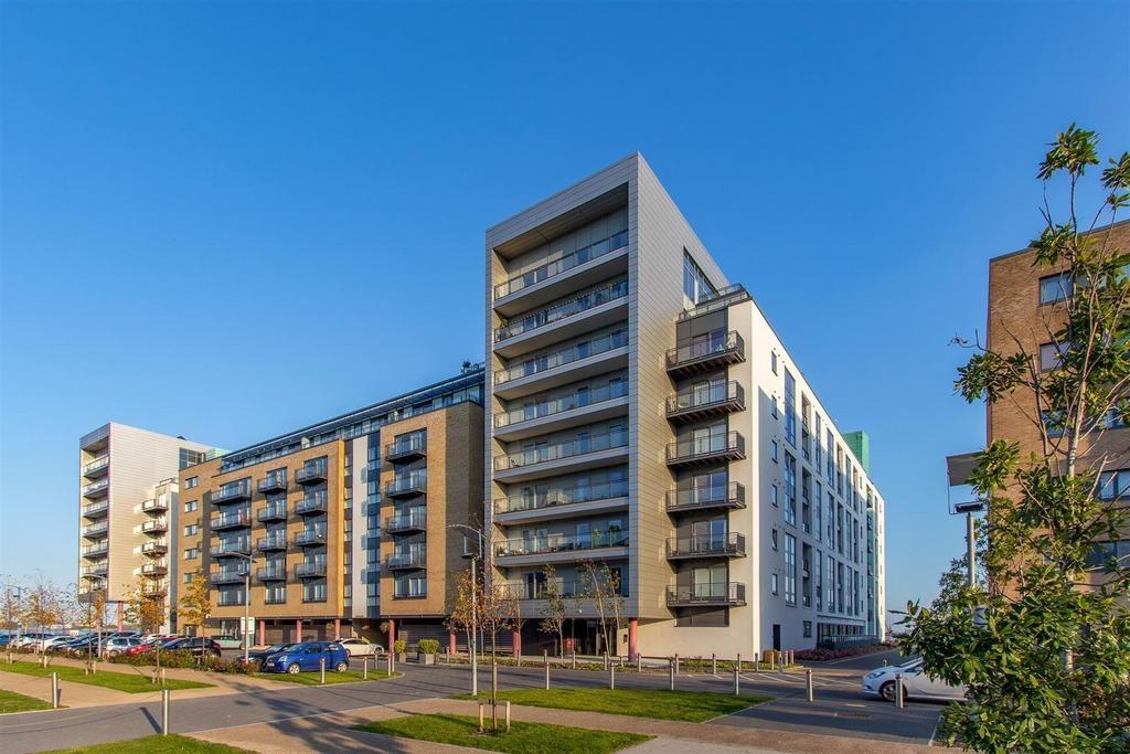 Ferry Court, Cardiff Bay CF11 Studio - £85,000