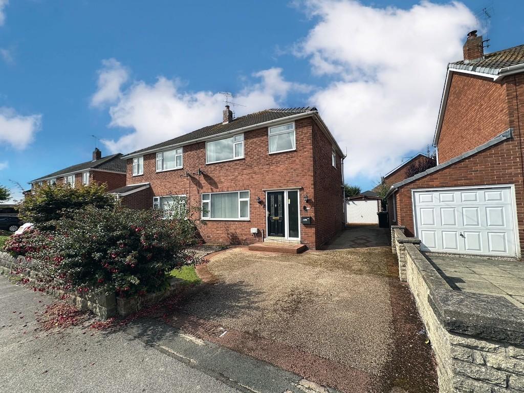Yew Tree Avenue, North Anston 3 bed semi-detached house for sale - £180,000