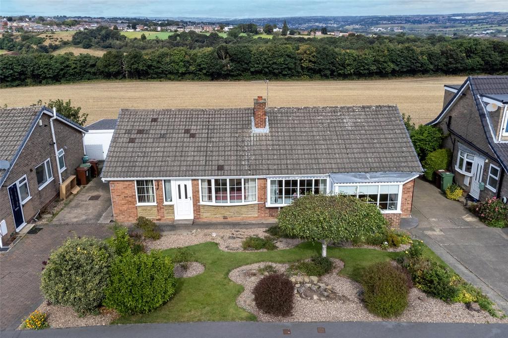 Coxley View, Netherton, Wakefield... 3 bed bungalow - £325,000