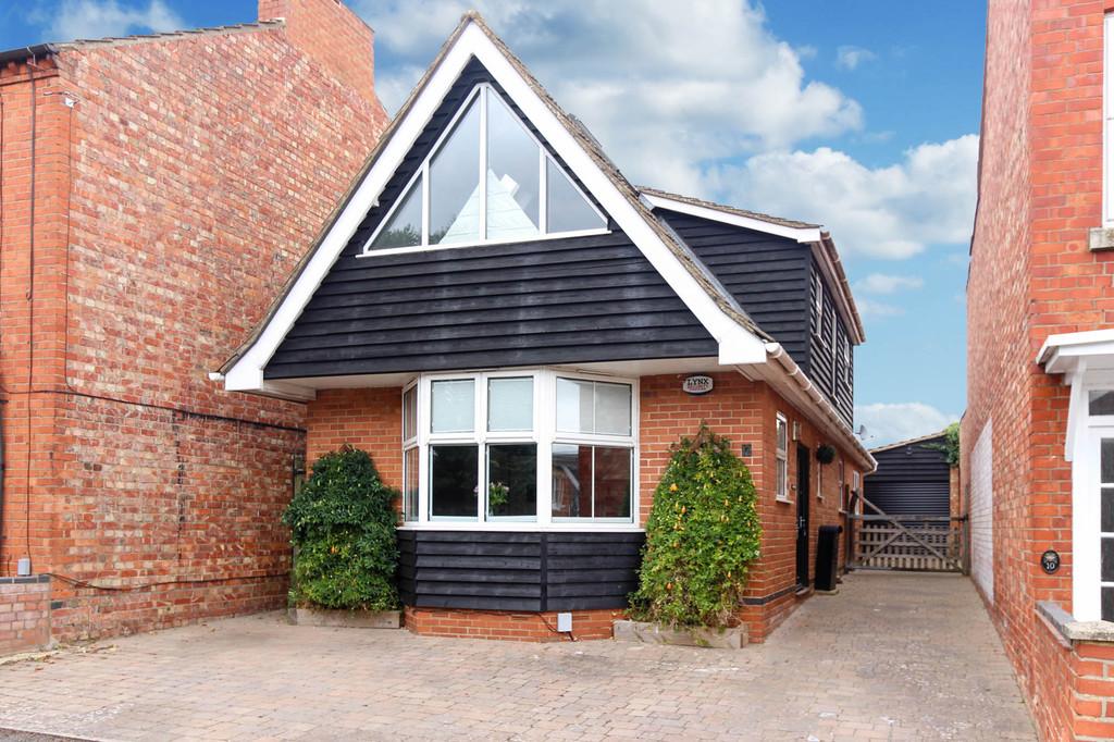 Elm Street, Wellingborough NN8 4 bed detached house - £375,000