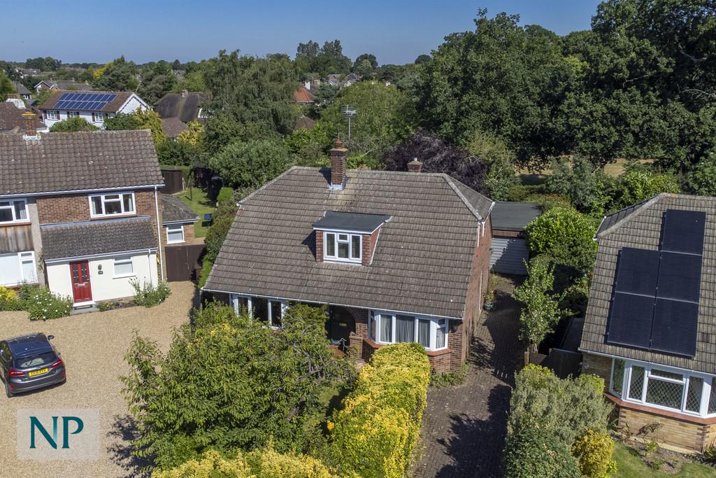 Magazine Farm Way, Colchester CO3 4 bed detached bungalow - £460,000