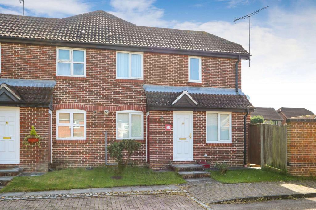 Wordsworth Place, Horsham 1 bed semi-detached house to rent - £1,200 ...