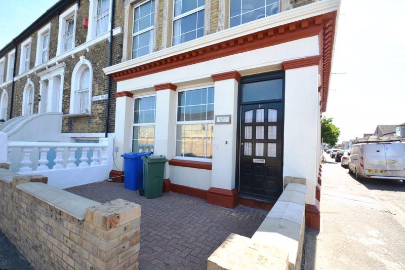 Richmond Street, Sheerness 1 bed apartment for sale - £110,000