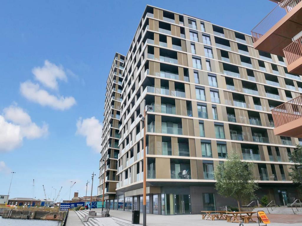 South House, Gillingham Gate Road... 2 bed flat - £1,300 pcm (£300 pw)