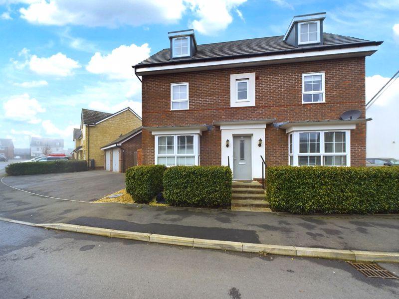 Lyndon Morgan Way, Leonard Stanley 5 bed detached house - £588,000