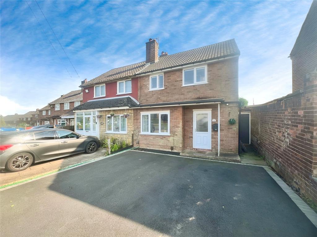 Lye Cross Road, Oldbury B69 2 bed semi-detached house - £200,000