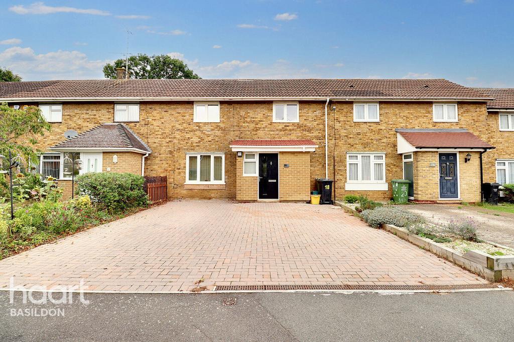 Matching Green, Basildon 3 bed terraced house - £425,000