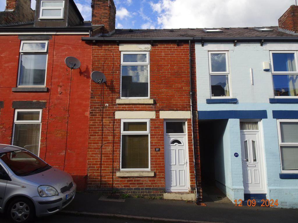 37 Toyne Street, Crookes, S10 1HH 2 bed terraced house - £750 pcm (£173 pw)