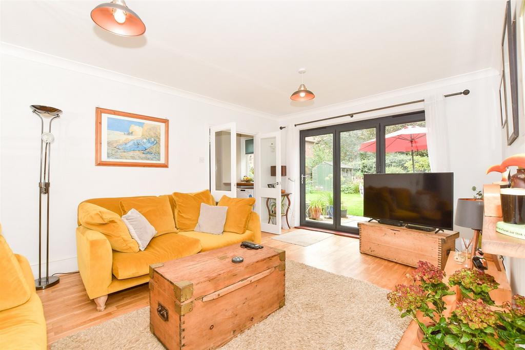 Williams Place, Ewhurst, Cranleigh... 3 bed detached bungalow - £625,000
