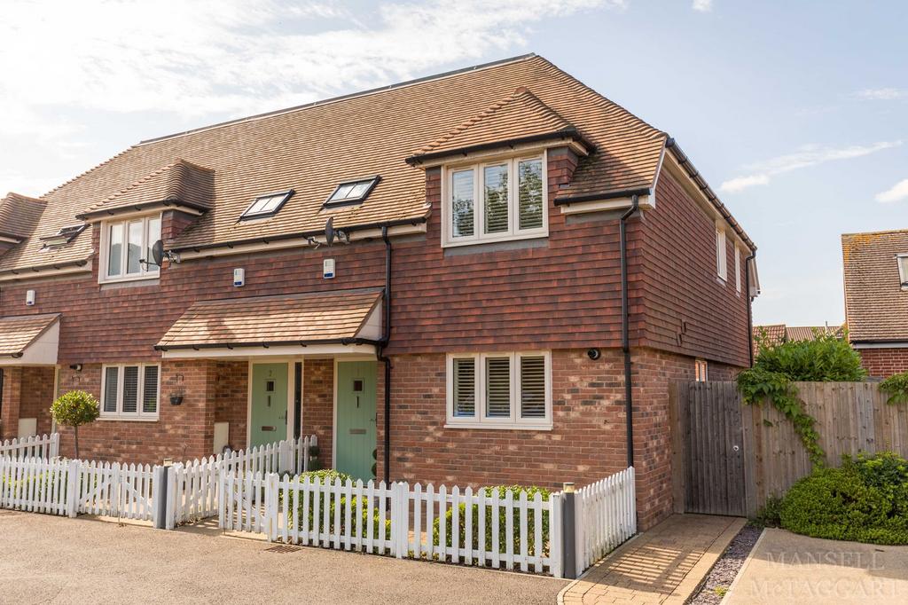High Street, Lingfield RH7 3 bed end of terrace house for sale - £500,000
