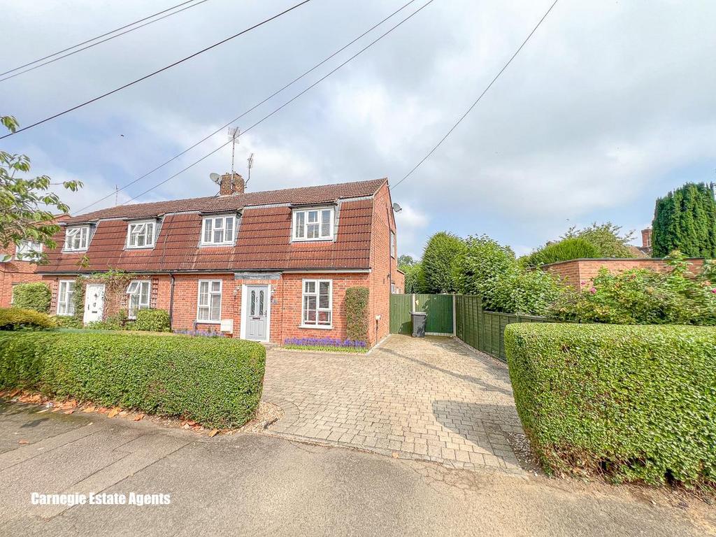 Applecroft Road, Welwyn Garden City AL8 3 bed semi-detached house - £ ...