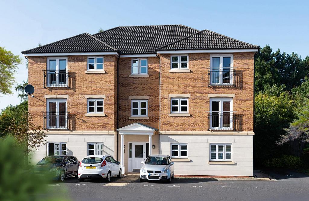 Highfields Park Drive, Derby, Derby... 2 bed apartment - £900 pcm (£208 pw)