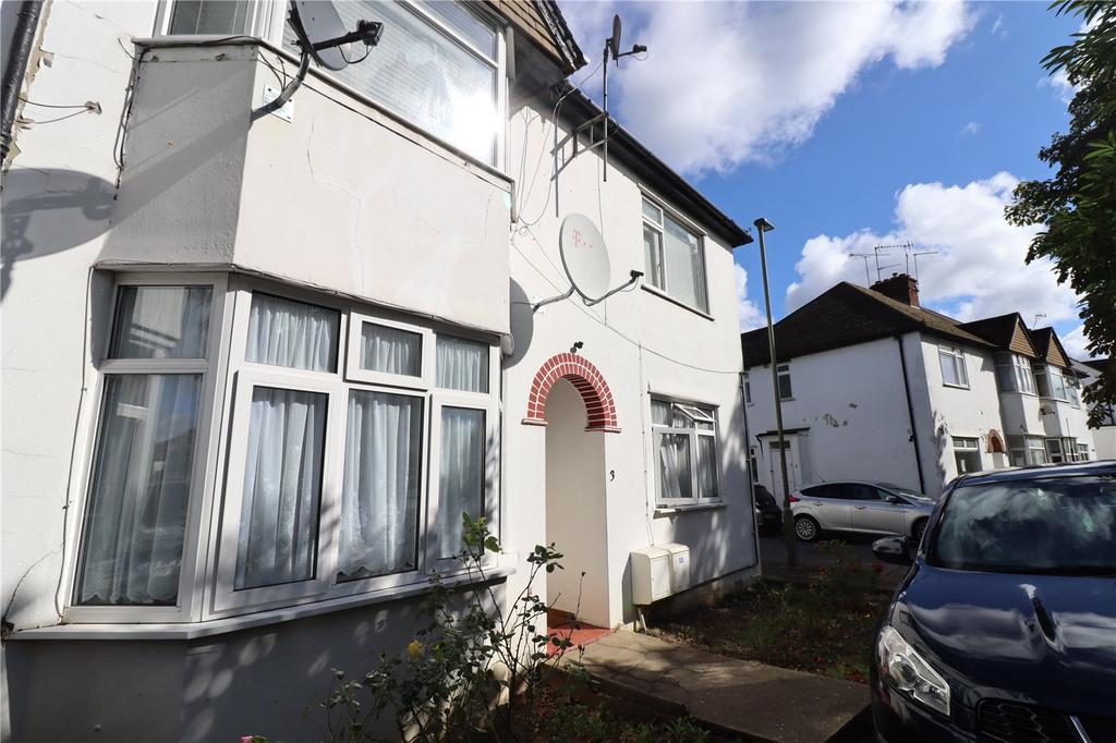 Marlow Court, London NW9 3 bed maisonette - £1,700 pcm (£392 pw)