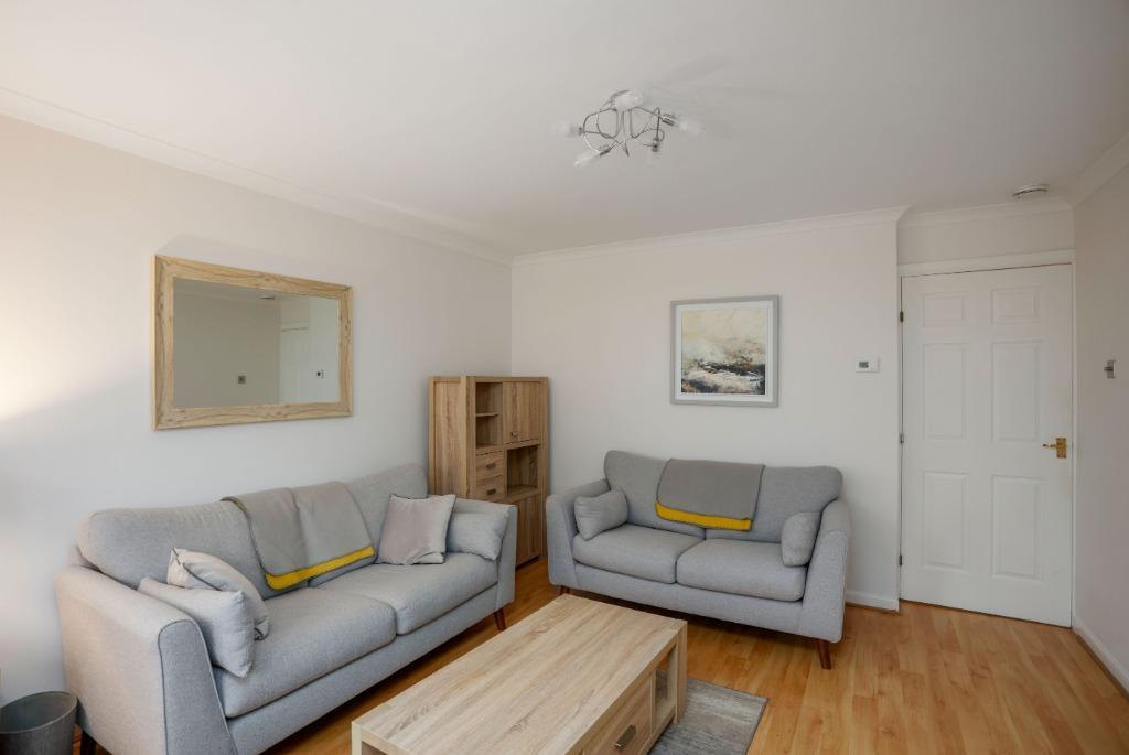 Duff Street, Edinburgh EH11 2 bed flat - £1,400 pcm (£323 pw)