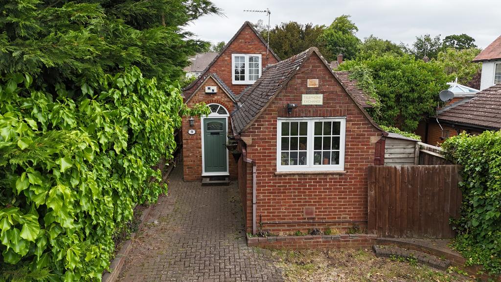 Wing, Leighton Buzzard LU7 3 bed detached house - £425,000