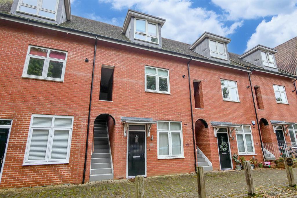 Villa Close, Cholsey OX10 1 bed ground floor flat - £175,000