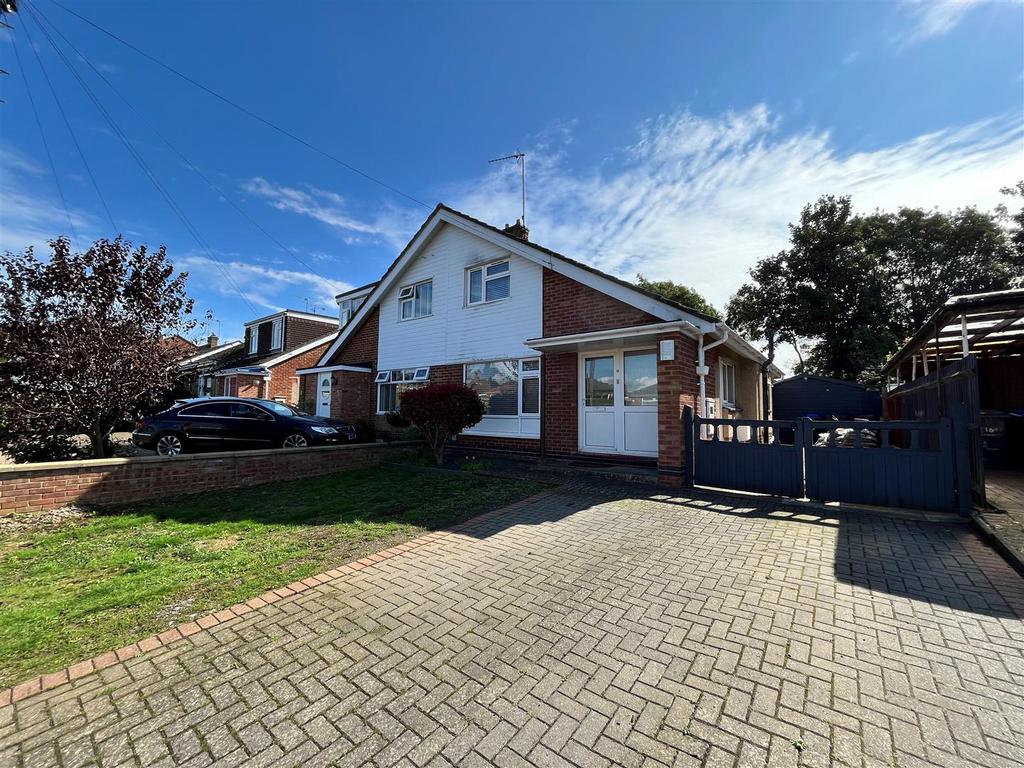 Manor Road, Daventry 3 bed house - £260,000