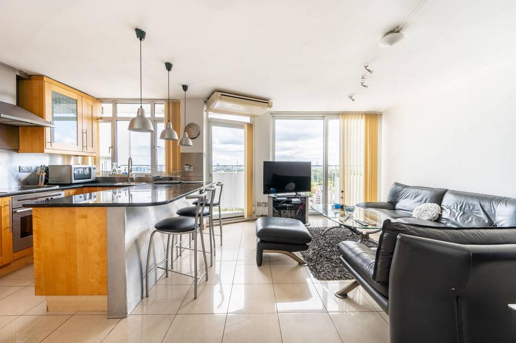 Notting Hill Gate, Notting Hill... 2 bed flat - £3,601 pcm (£831 pw)