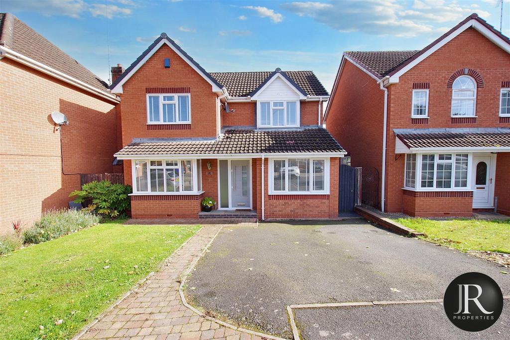 Thorn Close, Rugeley WS15 4 bed detached house - £350,000