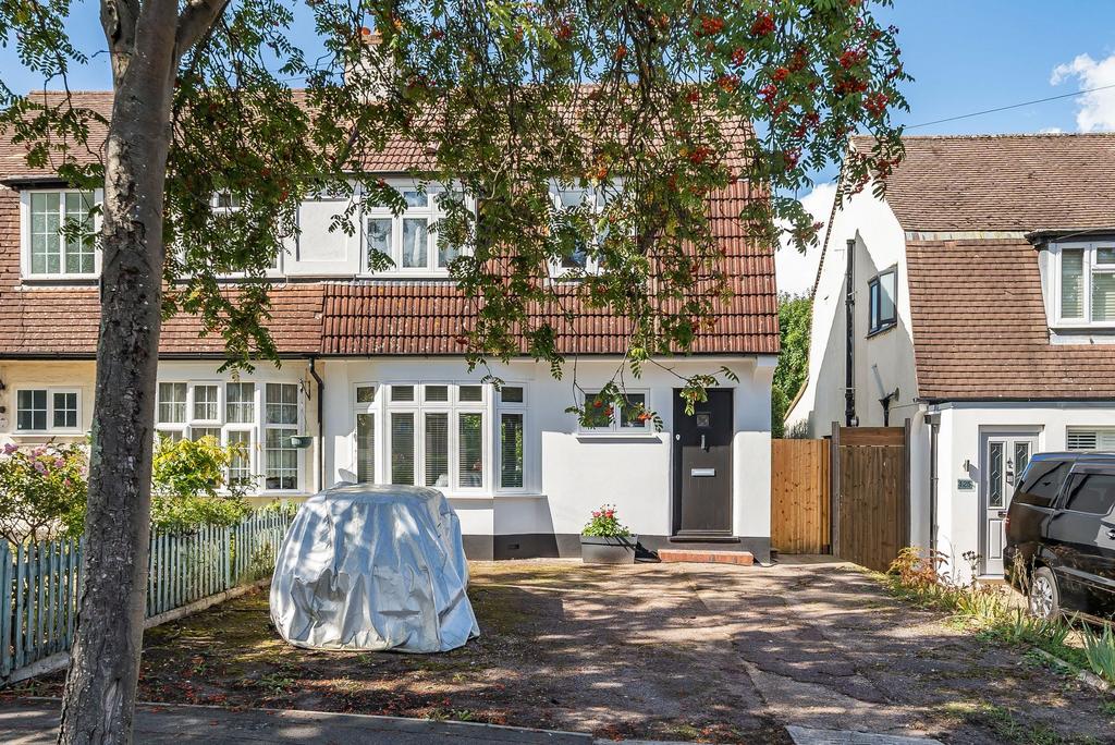 Ruden Way, Epsom KT17 3 bed semi-detached house - £630,000