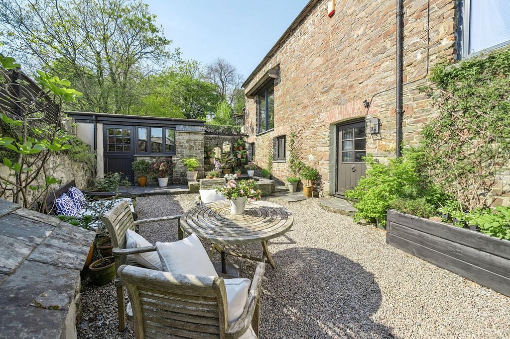 Crossgate, Launceston 3 bed detached house - £545,000
