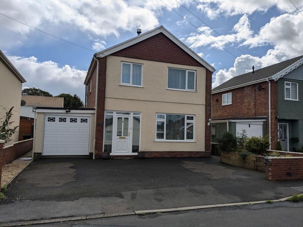 Maesycoed, Pontamman, SA18 2JB 3 bed detached house - £280,000