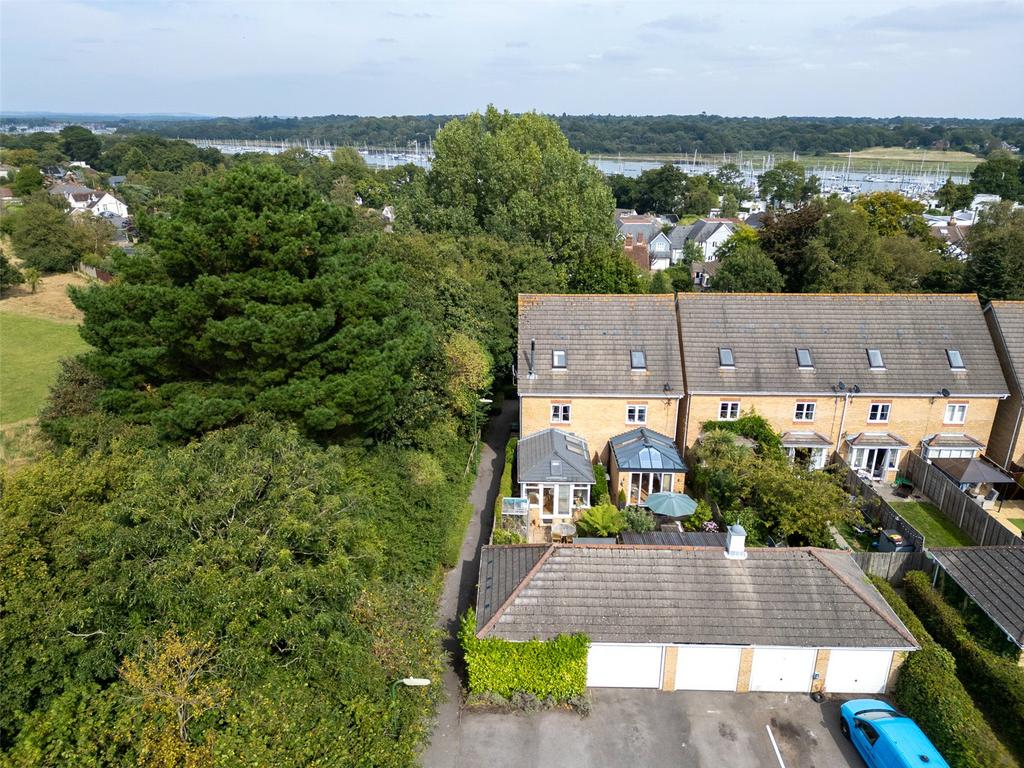 Spitfire Way, Hamble, Southampton... 3 bed semi-detached house for sale ...