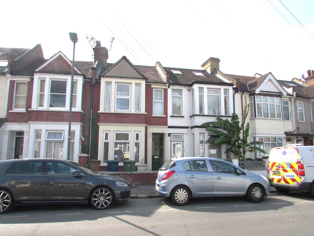 Gordon Road, Harrow Wealdstone... 2 bed flat - £1,725 pcm (£398 pw)