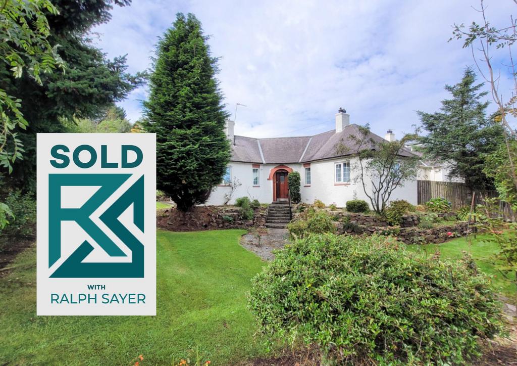 122 Buckstone Terrace, Fairmilehead... 3 bed detached bungalow - £440,000