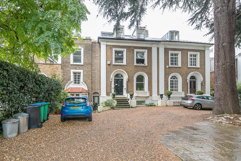 Castelnau 1 bed flat - £395,000