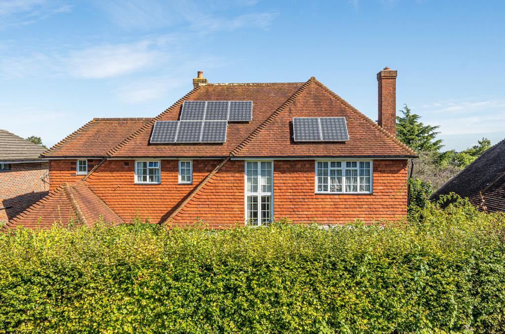 Pewley Bank, Guildford, Surrey, GU1 4 bed detached house - £1,350,000