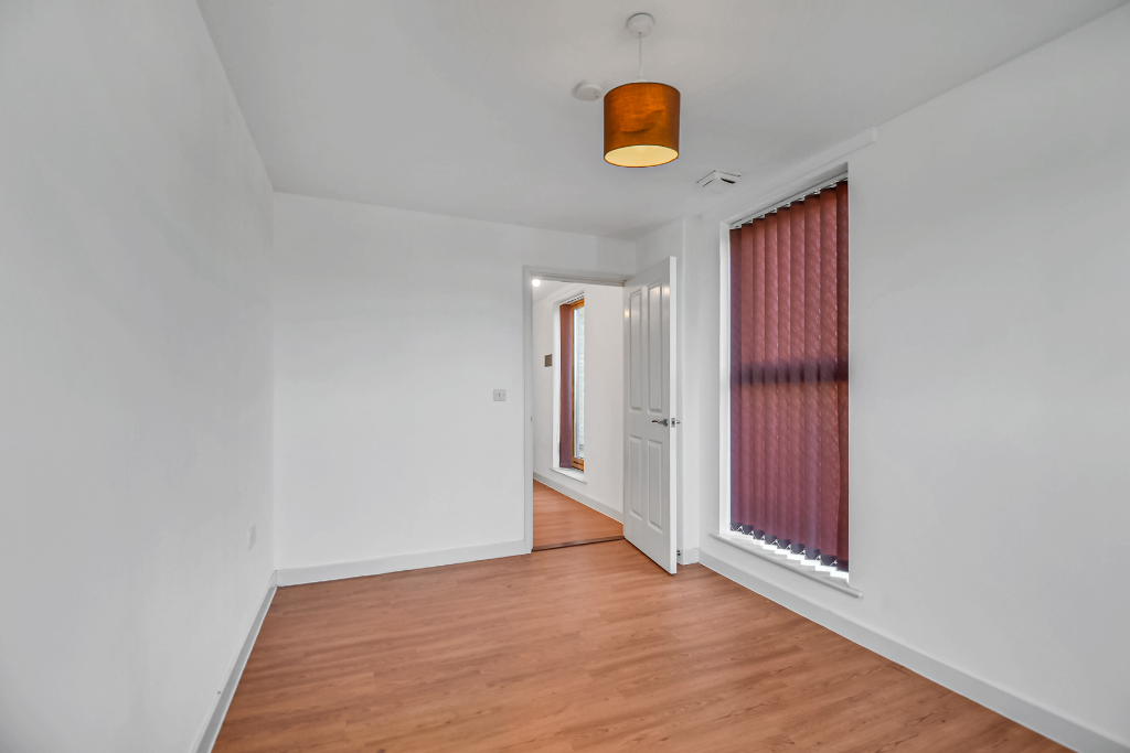 at Aces Court, North Drive, London TW3 1 bed apartment - £98,000