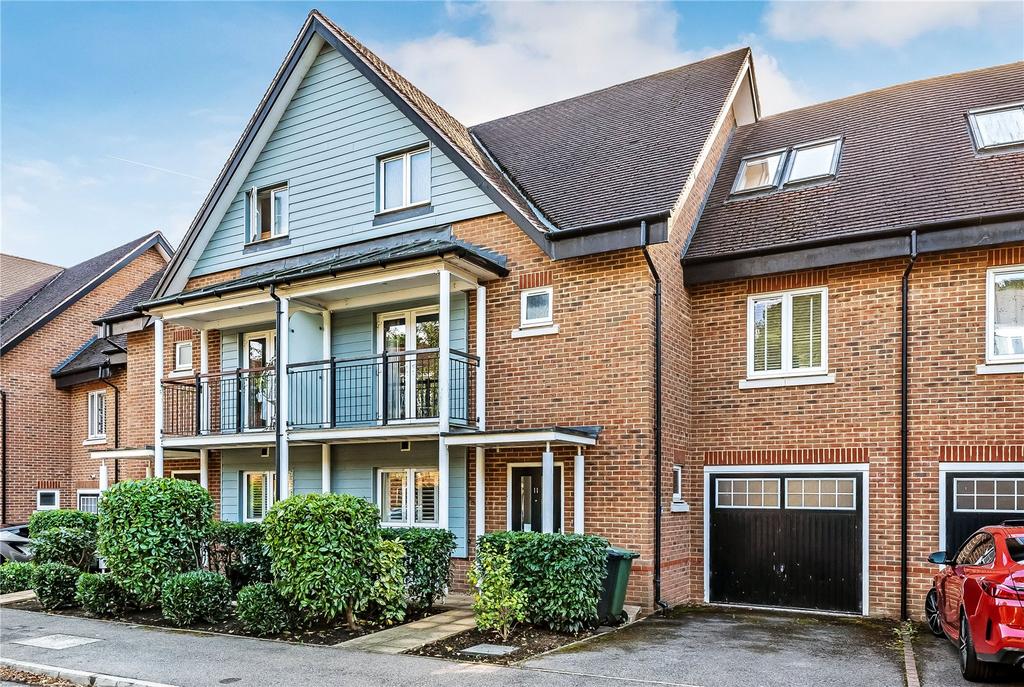 Reeds Meadow, Redhill, Surrey, RH1 5 bed townhouse - £675,000