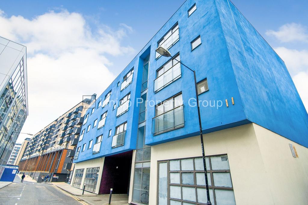 17 Palmers Road, London E2 2 bed flat - £2,000 pcm (£462 pw)