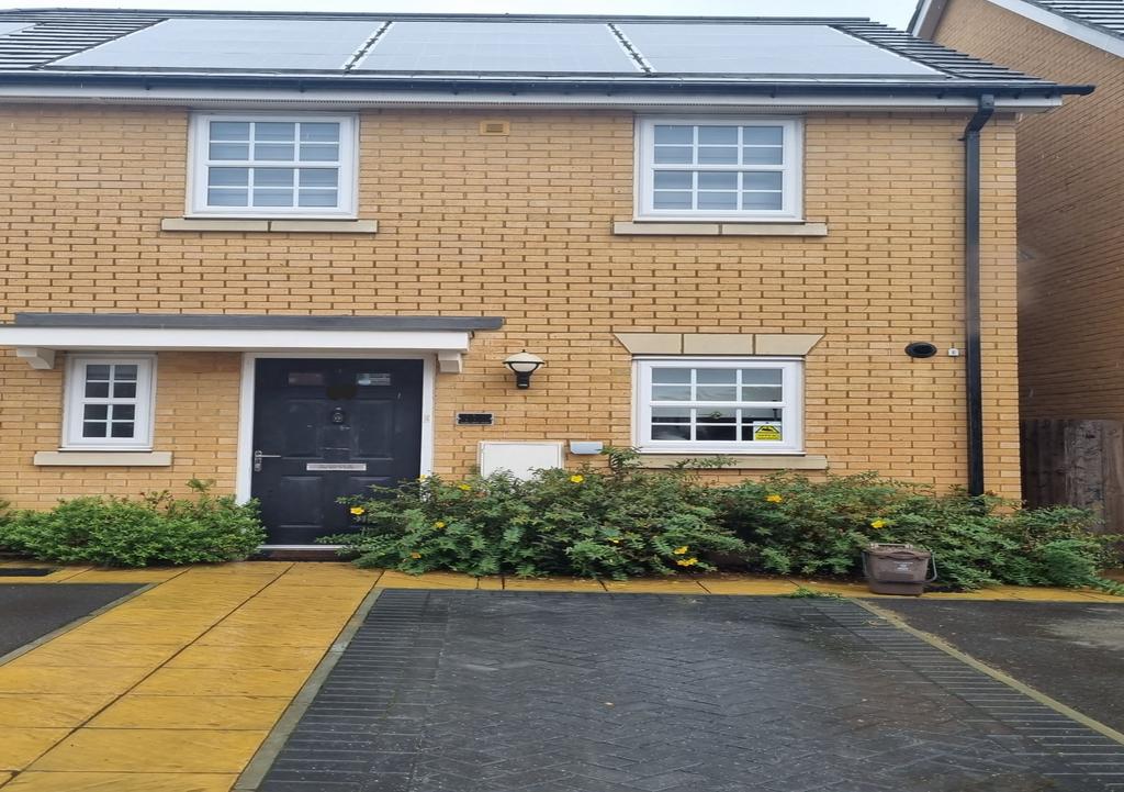 Slade Green Road, Erith DA8 3 bed semi-detached house - £400,000