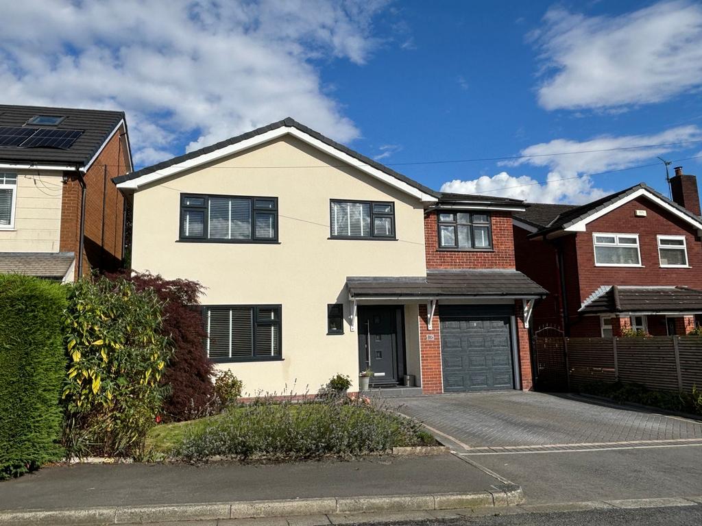 Beatrice Road, Manchester M28 4 bed detached house - £825,000