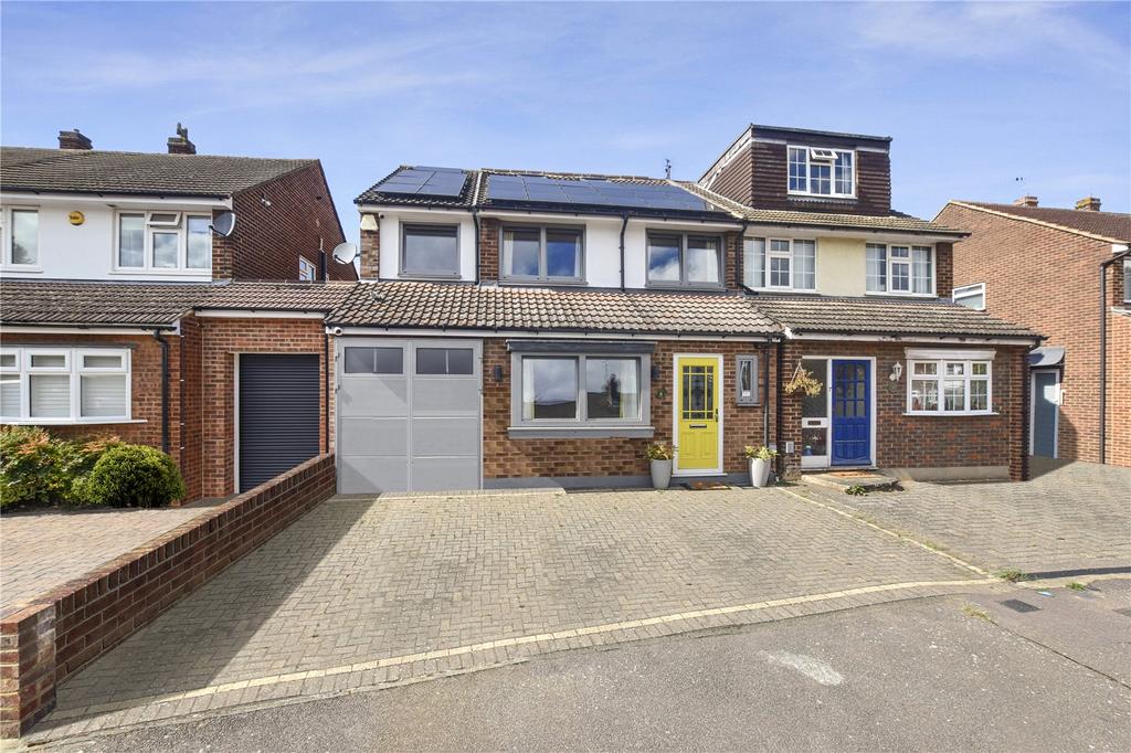 Lesley Close, Bexley, Kent, DA5 5 bed semi-detached house - £725,000