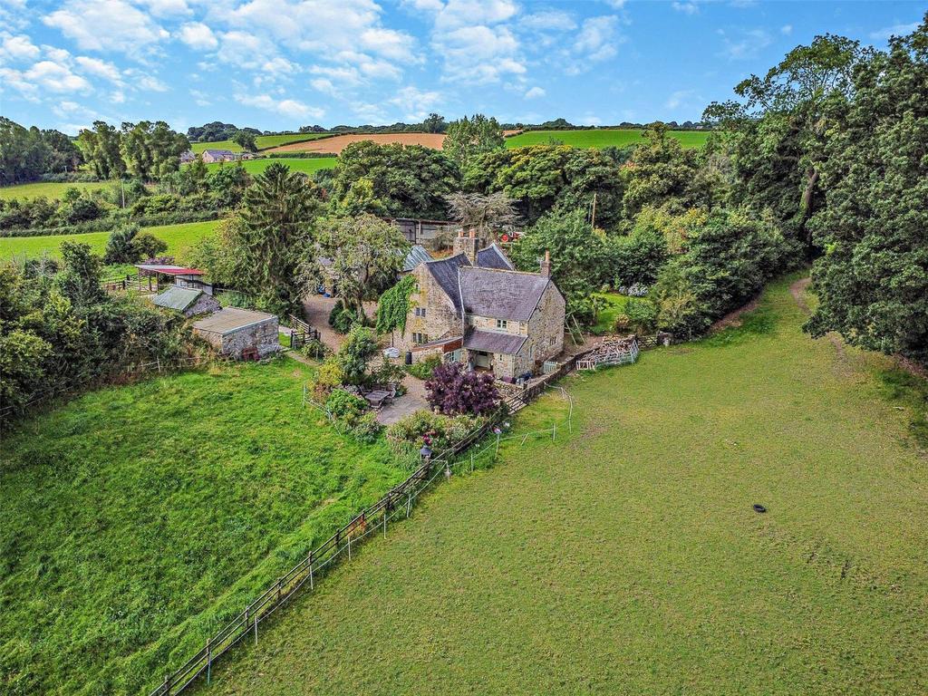 Holywell Road, Northop, Flintshire, CH7 6 bed detached house for sale - £925,000
