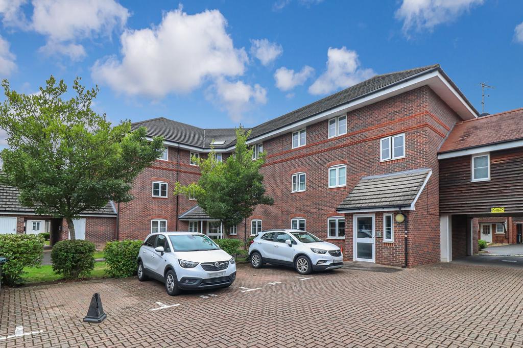Wharf Way, Hunton Bridge, WD4 2 bed apartment - £294,000