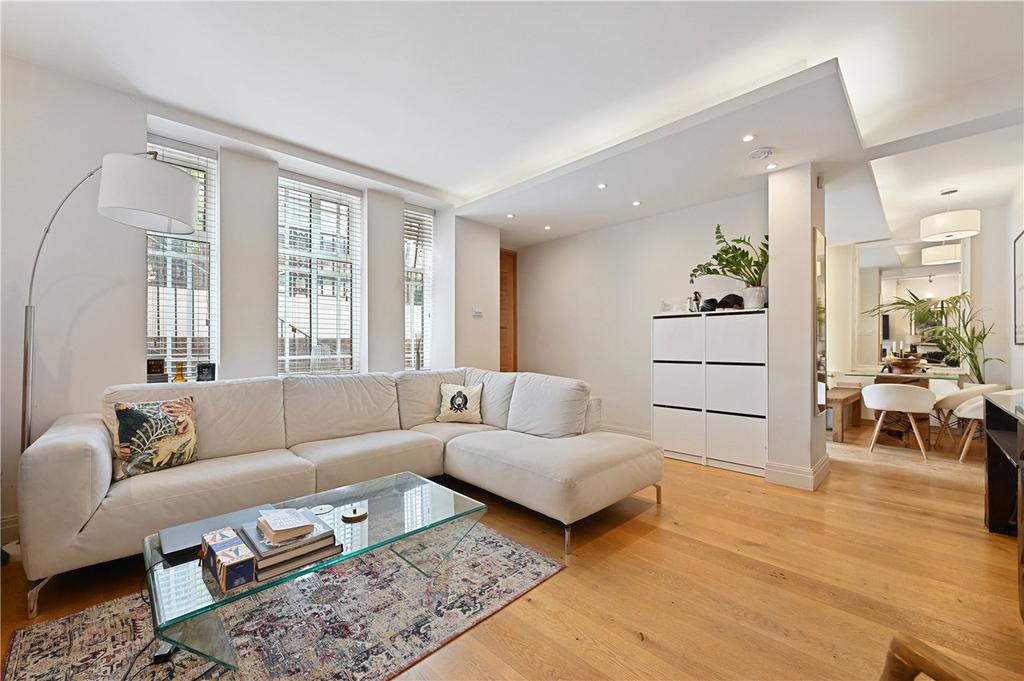 Edwardes Square, Kensington, London, W8 2 bed apartment for sale - £750,000